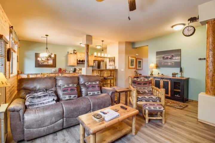 Escape To Black Bear Lodge - 肖洛