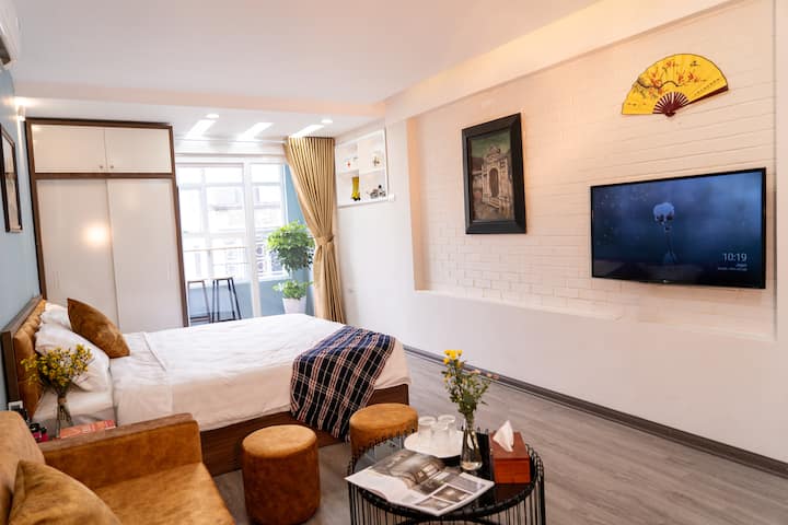 Cozy 2br Old Quarter | 3 Balconies, Tub, Wi-fi - Hanoi