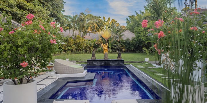 Spacious Central | 4br-villa | 1200m² - Bali