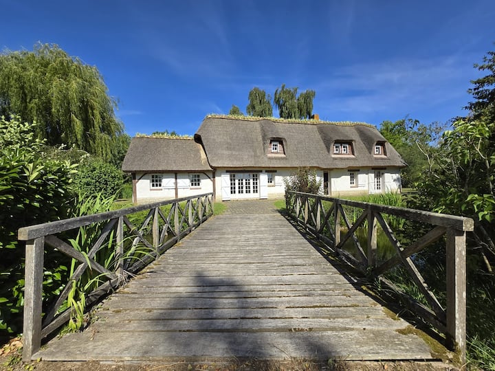 Chaumière Entre Rivière & Champs, Piscine Privée - Normandie