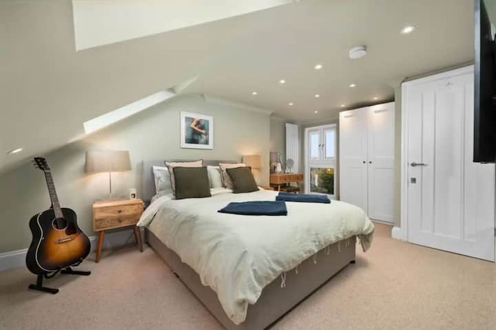 Big Luxury Home & Garden, 30 Mins To Oxford Circus - London