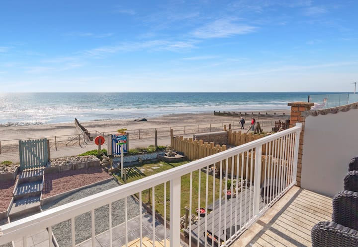 Venedotia Beach House With Panoramic Sea View - Tywyn