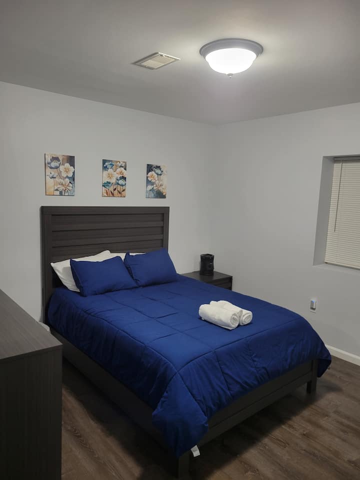 Heights House
*Privacy, Parking, And Pet Friendly* - Newark, NJ