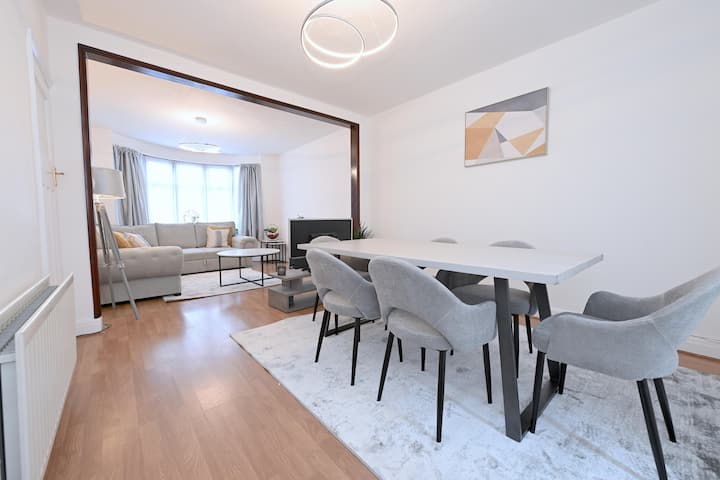 Home From Home Retreat - London, UK