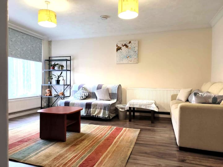 3br House In Convenient Location-ample Parking - Fareham