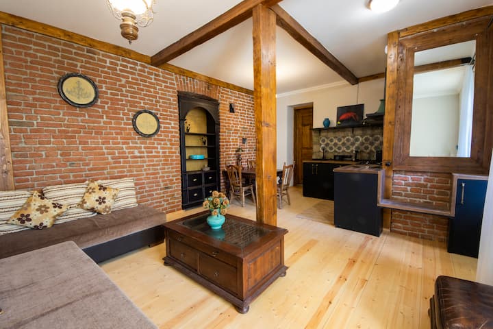 Urban Apartment In Old Tbilisi - Tbilisi