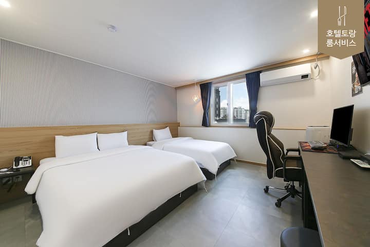 [전주호텔토랑]2.디럭스 트윈(무료조식/75"tv/룸서비스/넷플릭스무료/고사양pc) - Jeonju-si