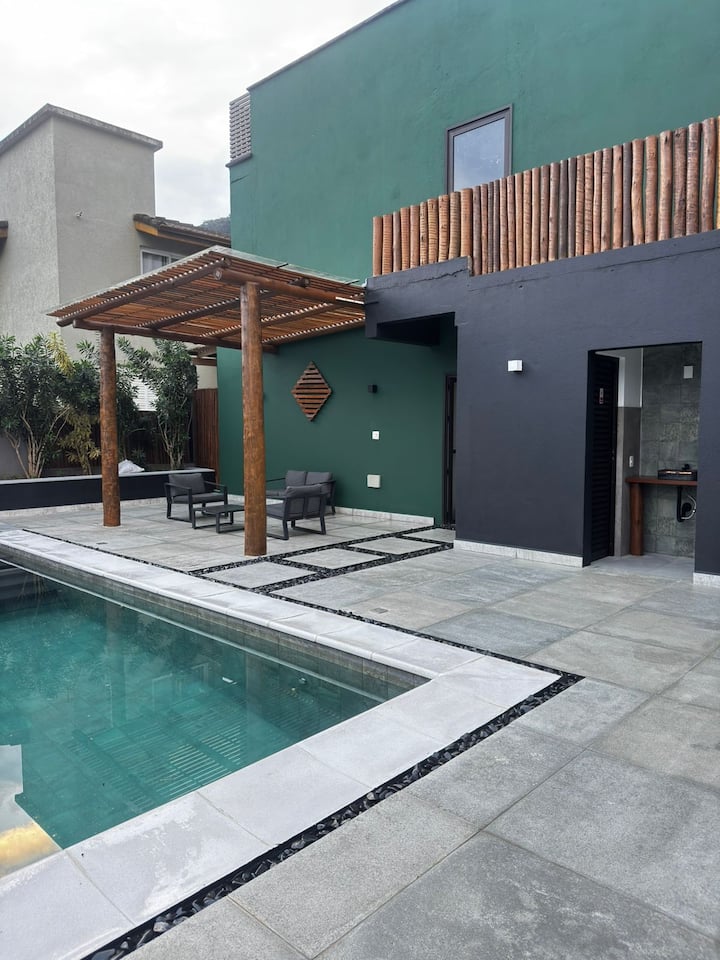 Palulu Flat- Até 4 Hosp- Piscina/sauna - São Sebastião