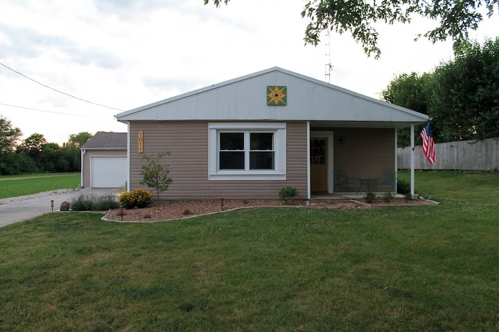 The Sunshine Bungalow - White Rock Park, St Paul