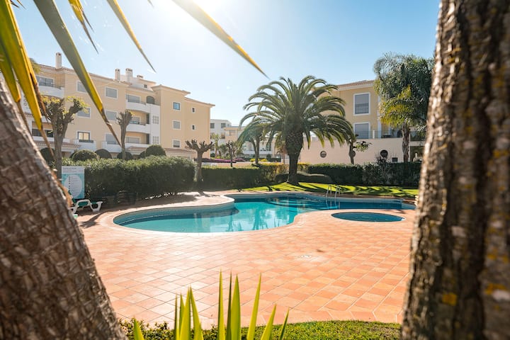 Casa Edelweiss - Patio, Pool & Beach 2 Beds Condo - Lagos