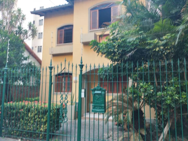 Microcasa Entrada Privada C/ Vaga - Qda Praia - Niterói