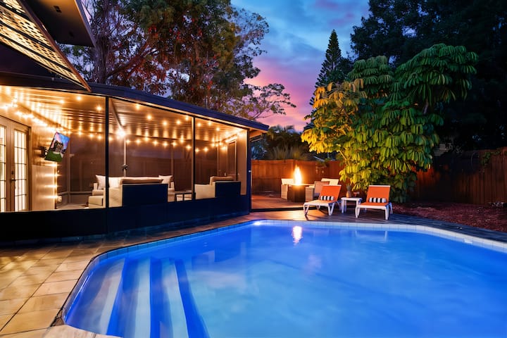 Tampa Retreat: Heated Salt Pool & Private Backyard - Tampa, FL