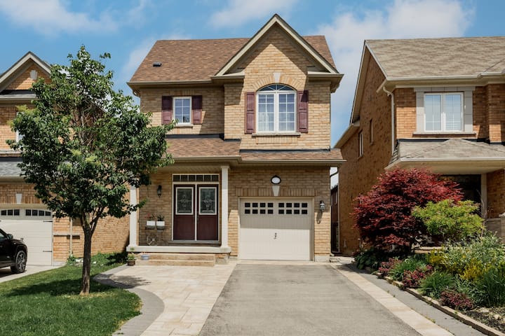 Vaughan Family Home - Office Space, Piano, Garden - Vaughan