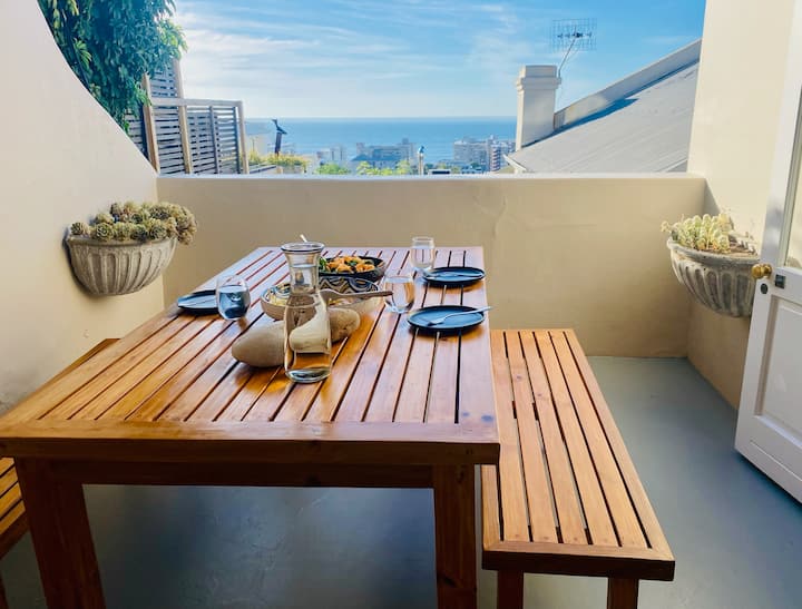 Sea Point House With Ocean Views - Cape Town
