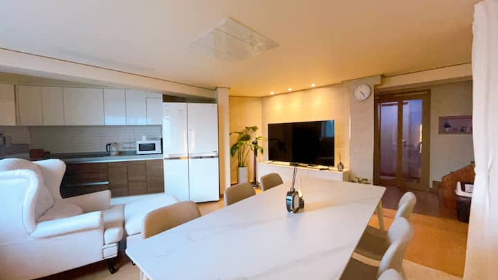 홍대입구역, 신촌역  2room Rooftop House! - Seoul
