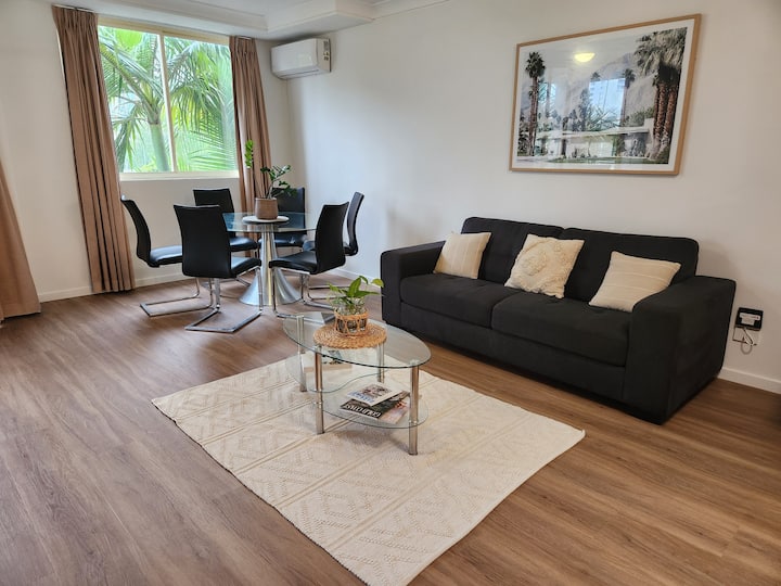 Paradise Palms - Riverside 1br In Heart Of Gc - Surfers Paradise
