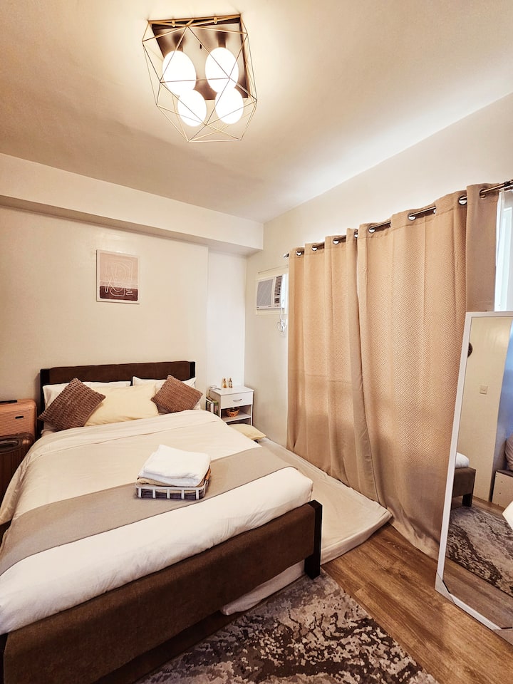 Minimalistè Bcd
Cozy & Best Location At Lacson St - Bacolod