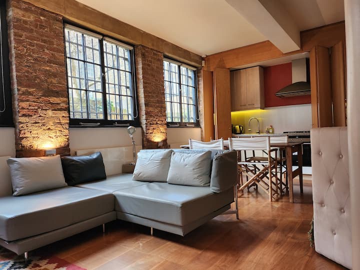 Charming Designer 1 Bed On Charlie Chaplin Street - St. Thomas