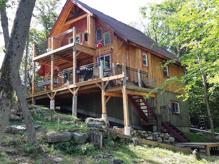 Chalet-style Cottage On Bass Lake, Lombardy - Perth