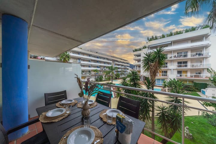 Welhomy | Bel Apt & Piscine | Roses, Canigo. - Empuriabrava
