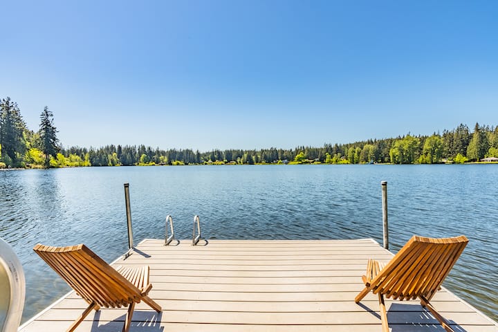Beautiful, Modern Lake House - Clinton, WA