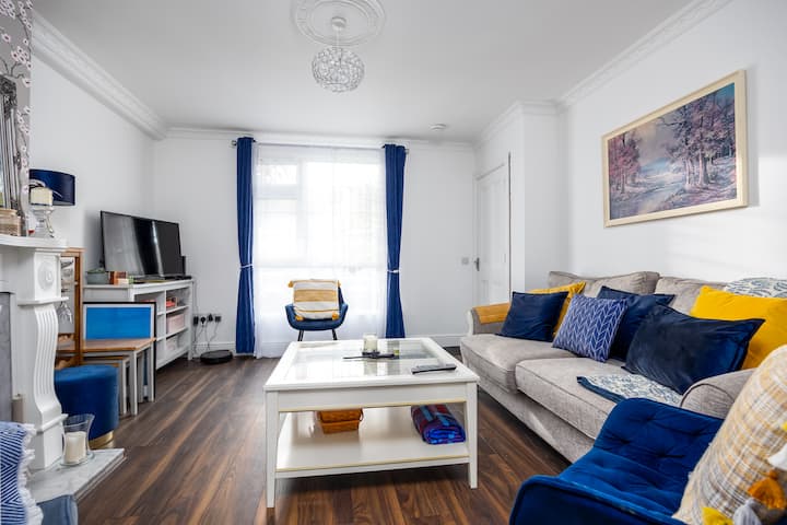 Nice 2br House W/backyard - 20min From City Centre - Dublin