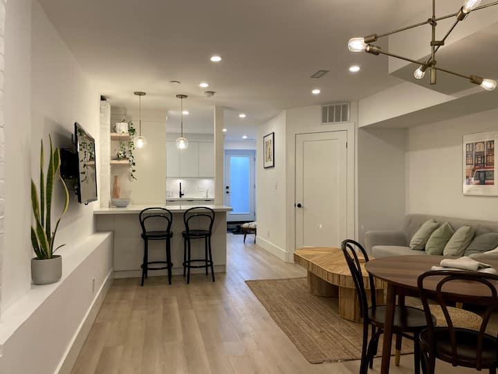 New Modern Space In West Queen West - Toronto