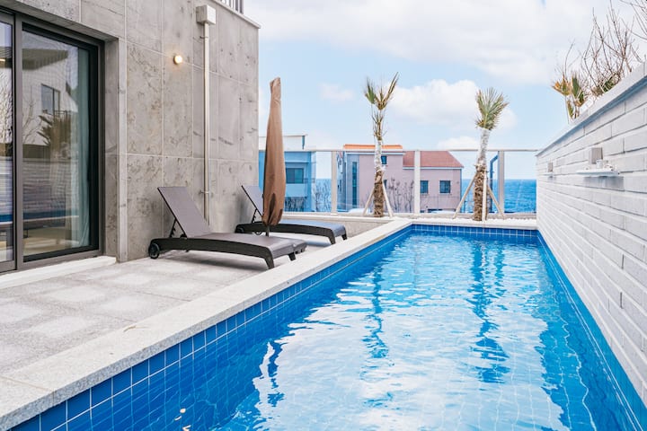 또시애월 디럭스 60평 풀빌라 제주도 애월 오션뷰 수영장 자쿠지 가족키즈 독채펜션 감성숙소 - Jeju-do