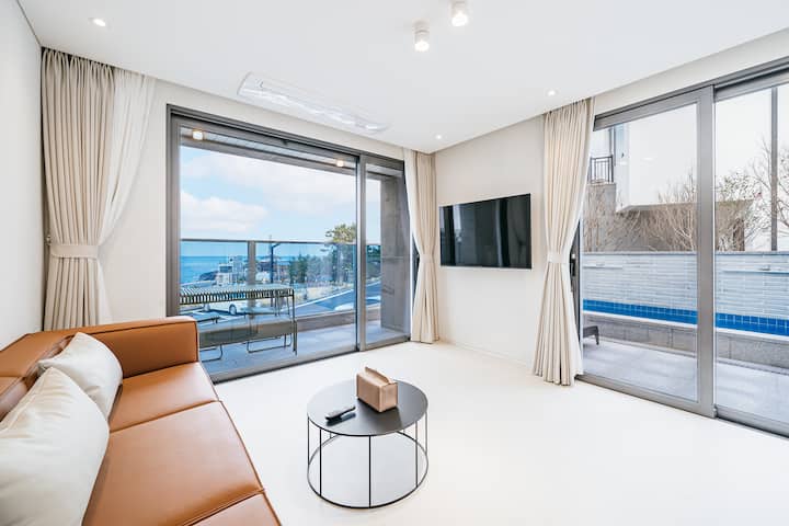 또시애월 60평 오션뷰 풀빌라 Jeju Aewol Ocean View Pool Villa - Jeju-do