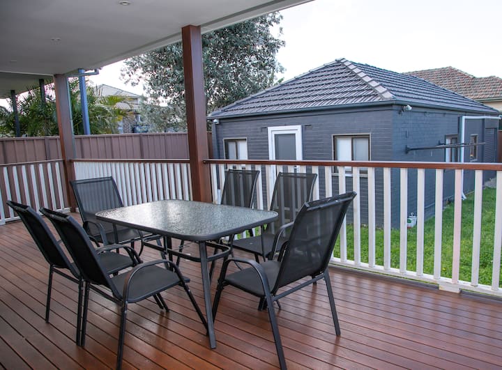 4- Bedroom 2- Bathroom Home In Belfield - Burwood