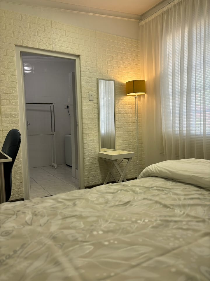 Load Shedding Free Studio Apartment - 普勒托利亞