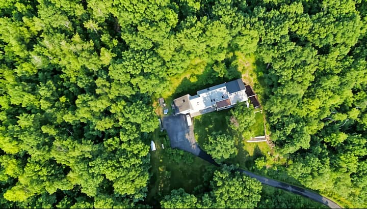 Lake, Laughs & Firelight: 4br Retreat Awaits! - Bradford, VT