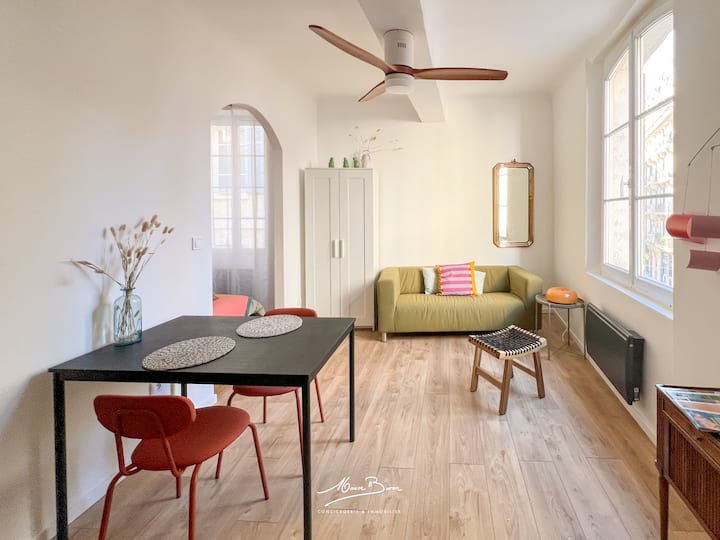 Lou Pichoun: 2 Couchages - Vue Cathédrale - Wifi - Toulon