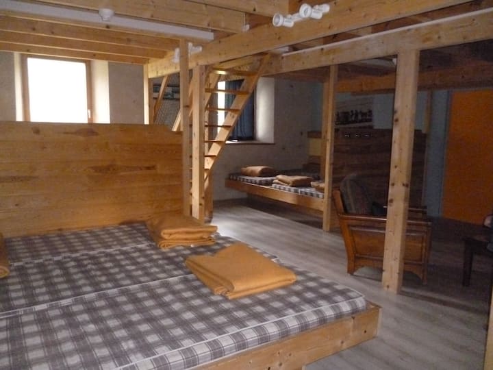 Domaine Du Pradel - Gîte 30 Pers + Salle Des Fêtes - Saugues