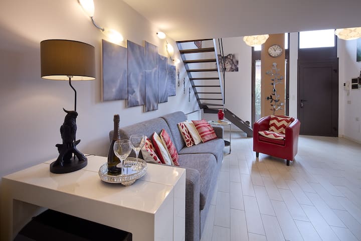 Loft Zona Precotto Con Garage Privato Gratuito - Milano