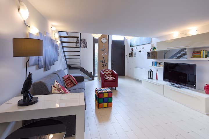 Loft Zona Precotto Con Garage Privato Gratuito - Cologno Monzese