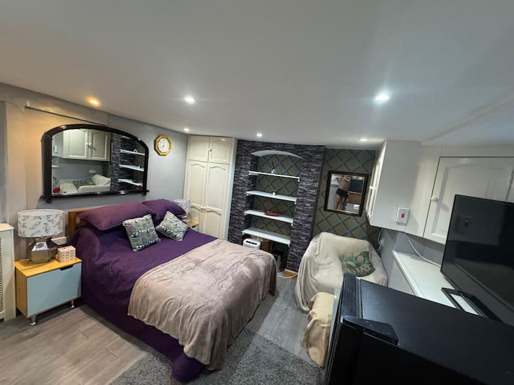 Double Rooms - En Suite - Northampton, UK