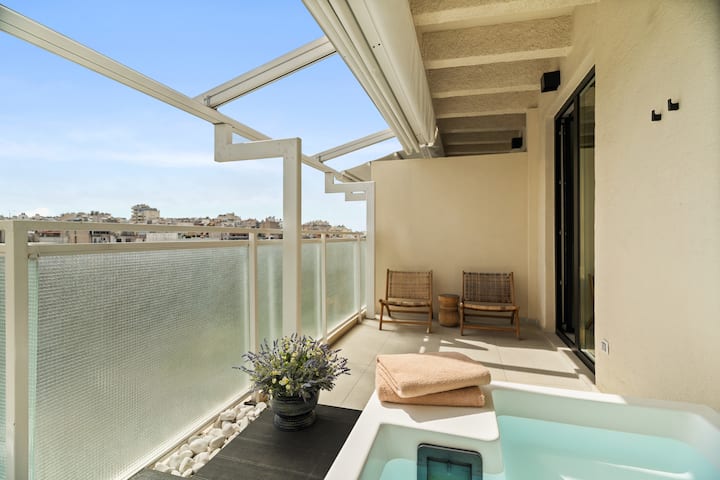 Acron Penthouse Suite With Hot Tub - Athens