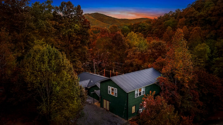 Indoorpool•pickleball•hottub•theater•firepit•games - Pigeon Forge, TN