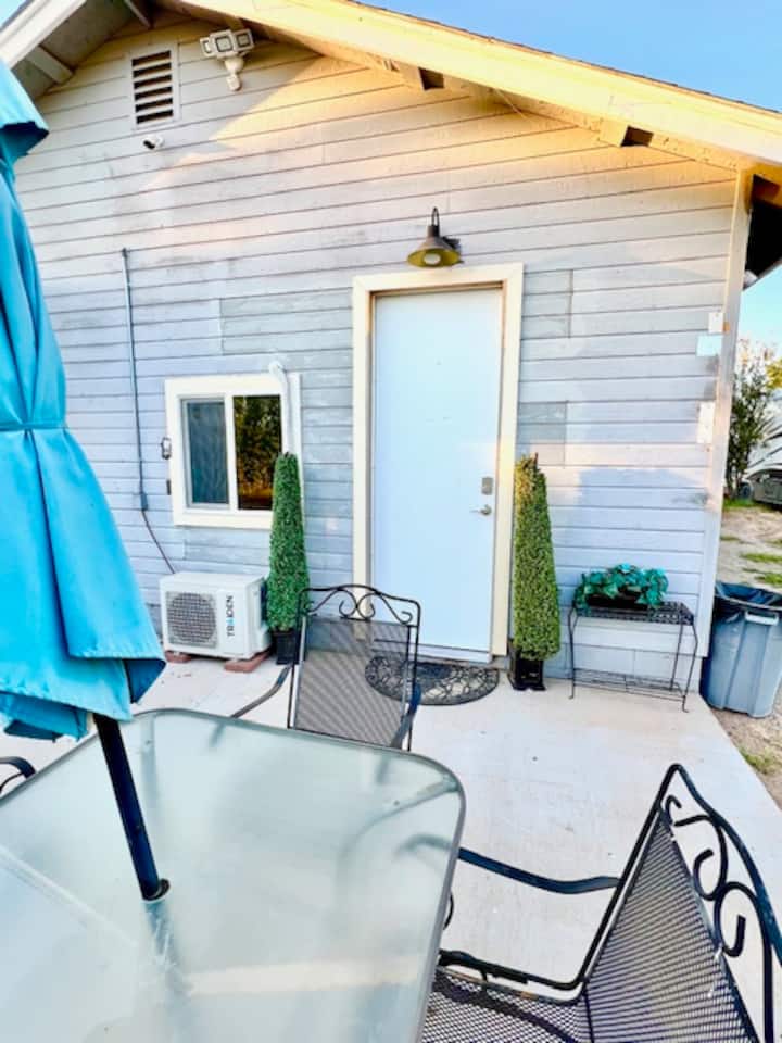 Private Studio W/pool & Hot Tub! - Glendale, AZ