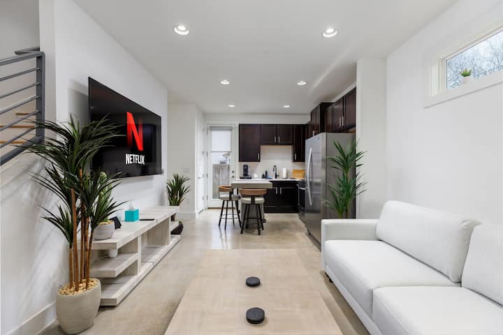 Full Office | Patio | Games | Relax, Work, Play! - Austin, TX