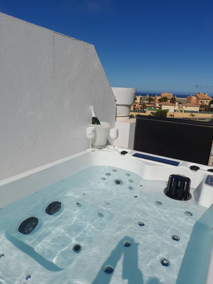 Bijoux  Studio Apartment, Private  Jacuzzi + Pool. - Corralejo