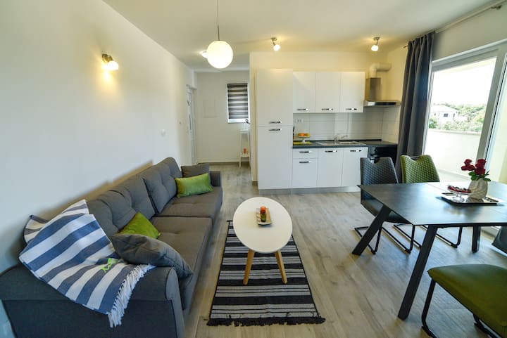 Holiday Mb 2bd - Rogoznica