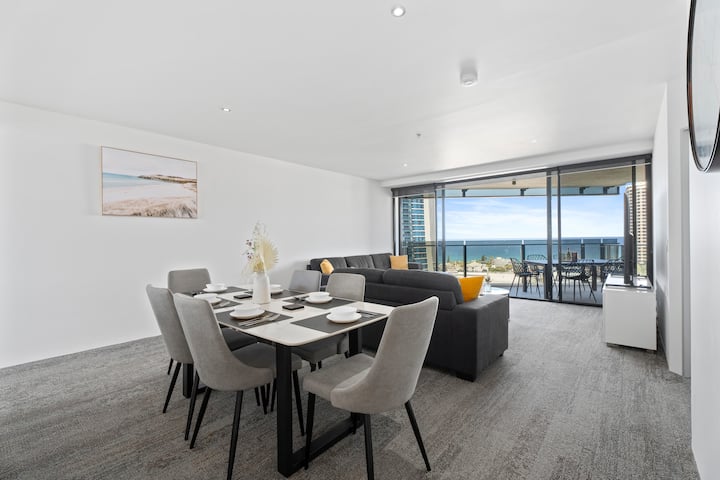 Circle On Cavill-3 Bedroom  Ocean And River View - Gold Coast