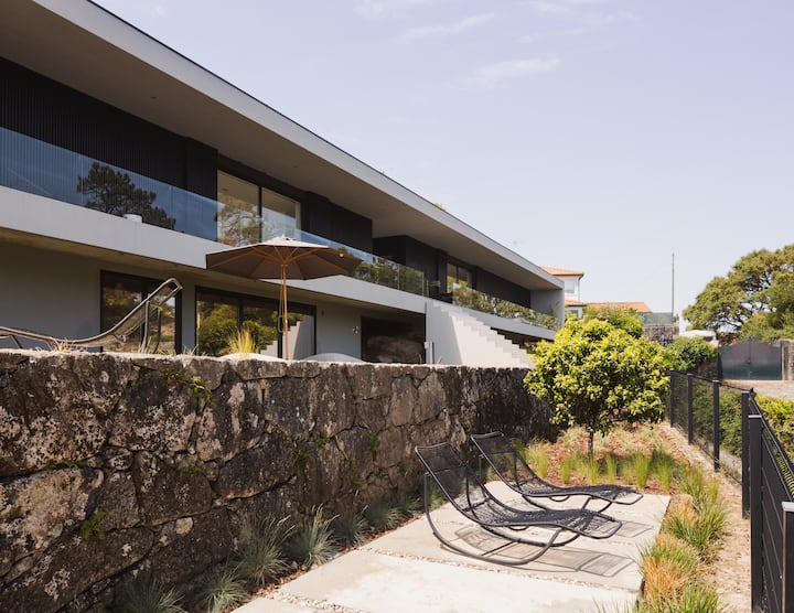 Just Like Home - Casal No Campo - Moledo