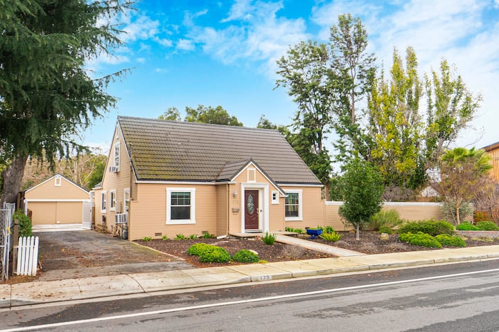 Santa Clara 6br Stunning Entire House - Santa Clara, CA