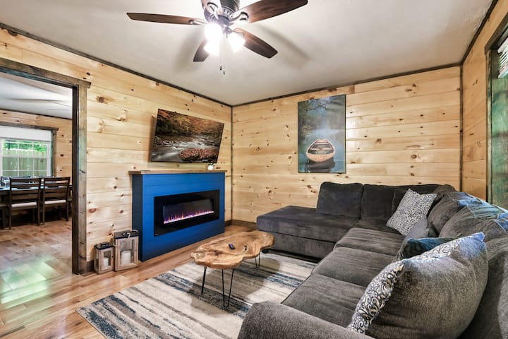 King Beds Fishing Peaceful Location Hot Tub - Douglas Lake, TN