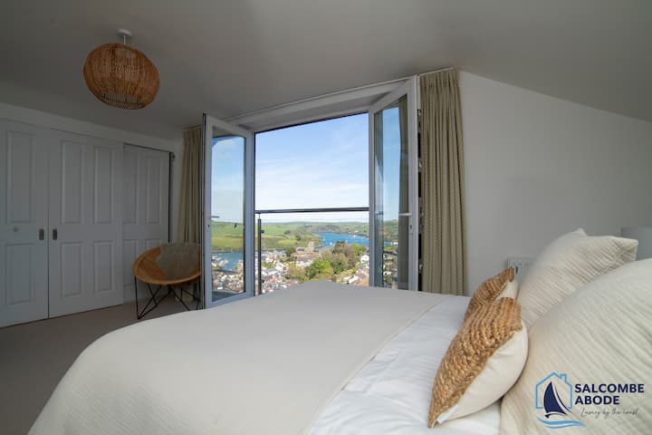 Ultimate Coastal Escape | Stylish | Estuary Views - Kingsbridge