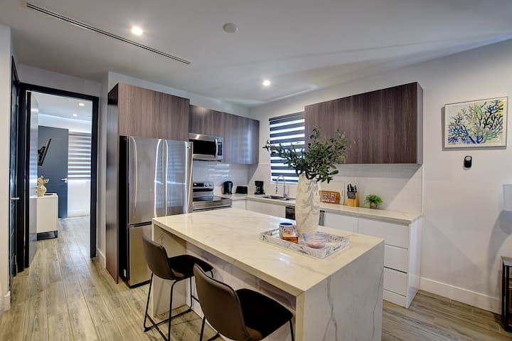 Stylish, Modern Condo Near Beach - Bahamas