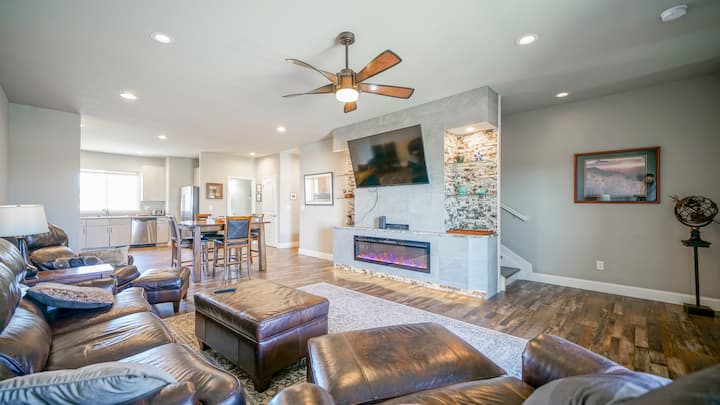 Modern 2 Bedroom Condo. - Denver